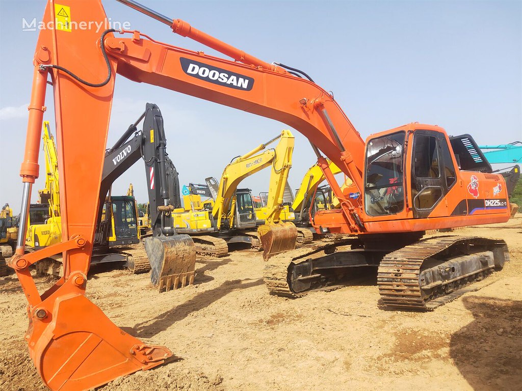 Doosan DH225 bager guseničar