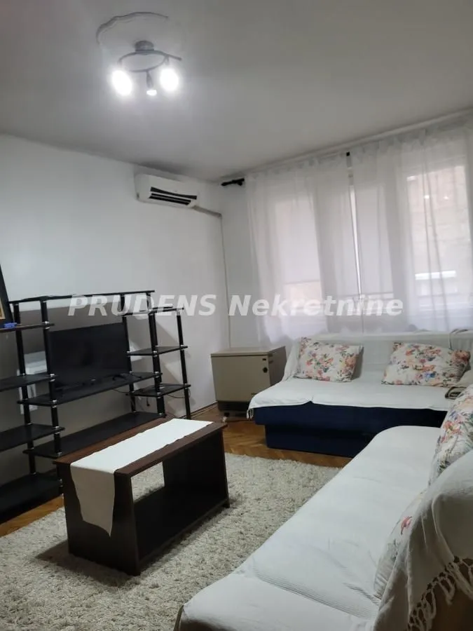 Izdavanje, dvosoban stan, 53m2, Đeram Pijaca, Beograd