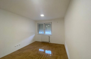 Prodajem Stan-Apartman, Grbavica