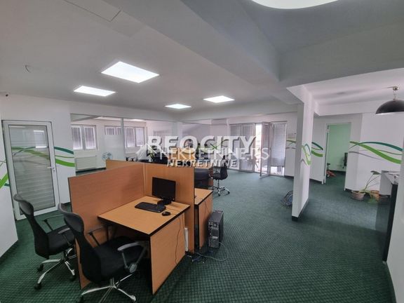 Čačak, Konjevići, Bulevar oslobodioca Čačka, 5.0, 398m2, 2400EUR