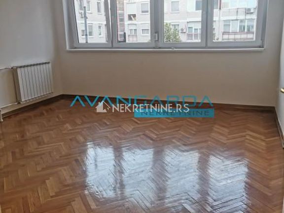 Novi Beograd, Blok 29, Bulevar Zorana Đinđića, 4.0 stan, 123m2, 1300 EUR