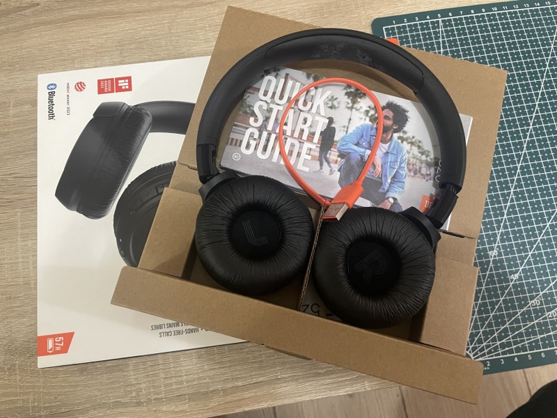 JBL TUNE 520BT - SLUSALICE