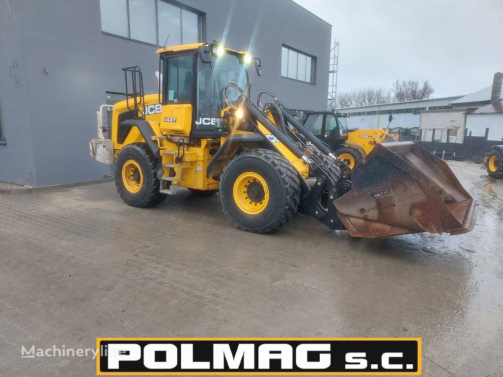 JCB 437 teleskopski prednji utovarivač