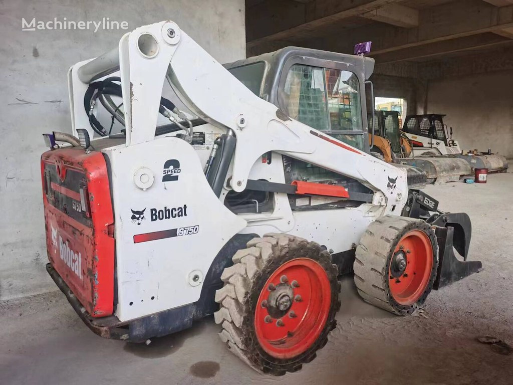 Bobcat S750 mini utovarivač