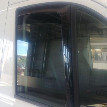 Volkswagen Crafter 2017-i noviji bočni vetrobrani