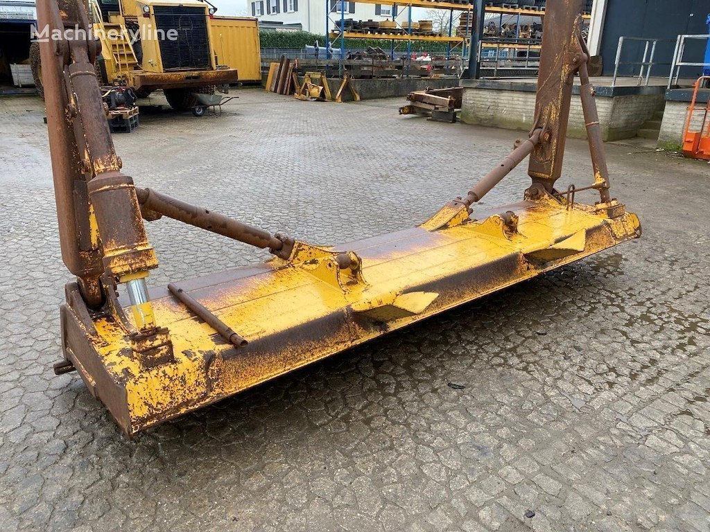 Caterpillar D65 PX raonik