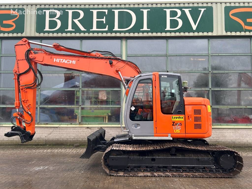 Hitachi ZX 135 US bager guseničar