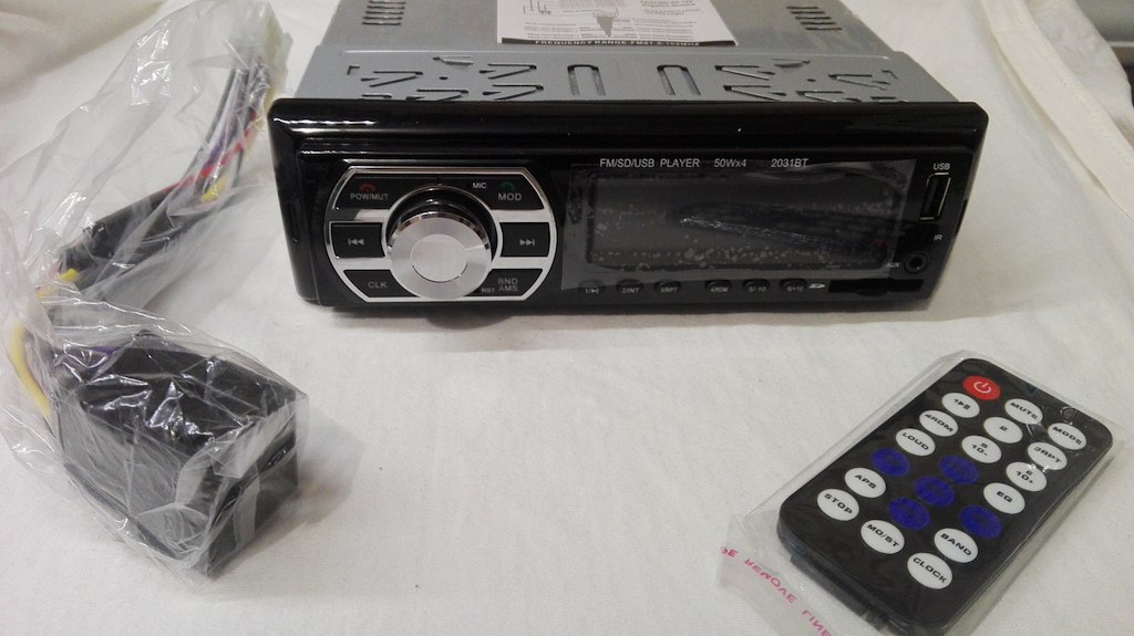 Auto radio 65WX4 MP3 USB SD Bluetooth AUX – NOVO