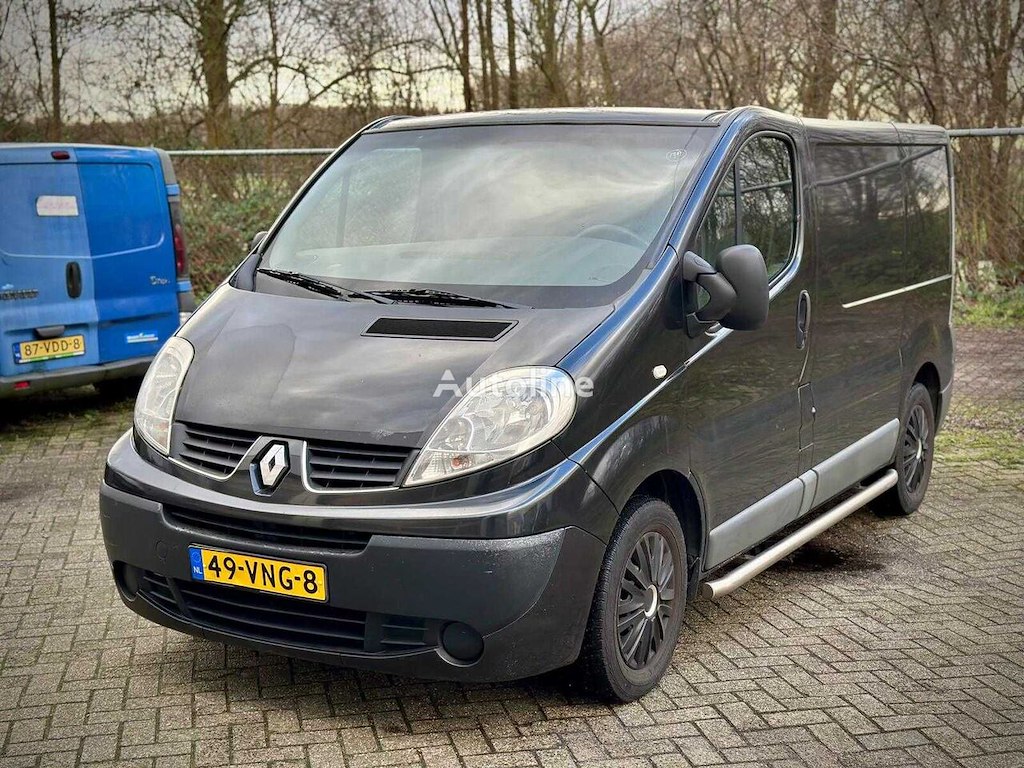 Prodaje se Renault Trafic minibus furgon na aukciji