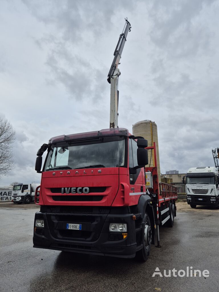 IVECO Stralis 420 kamion s ravnom platformom