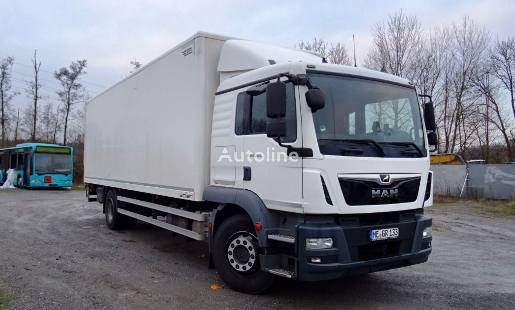 MAN TGM 15.250 / SYPIALKA / KONTENER / WINDA / 20 EUROPALET / 260 TY kamion furgon