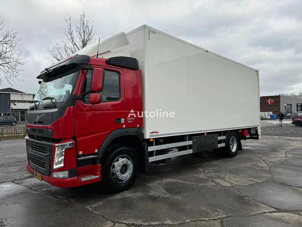 Volvo FM 370 4X2 EURO 6 TÜV TILL 09-2025 DHOLLANDIA LIFT 360 DEGREES C kamion furgon