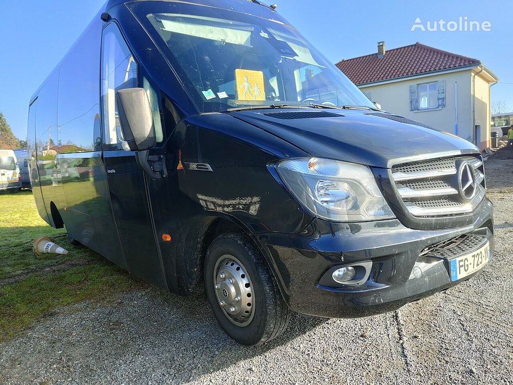 Mercedes-Benz integralia One VIP turistički autobus