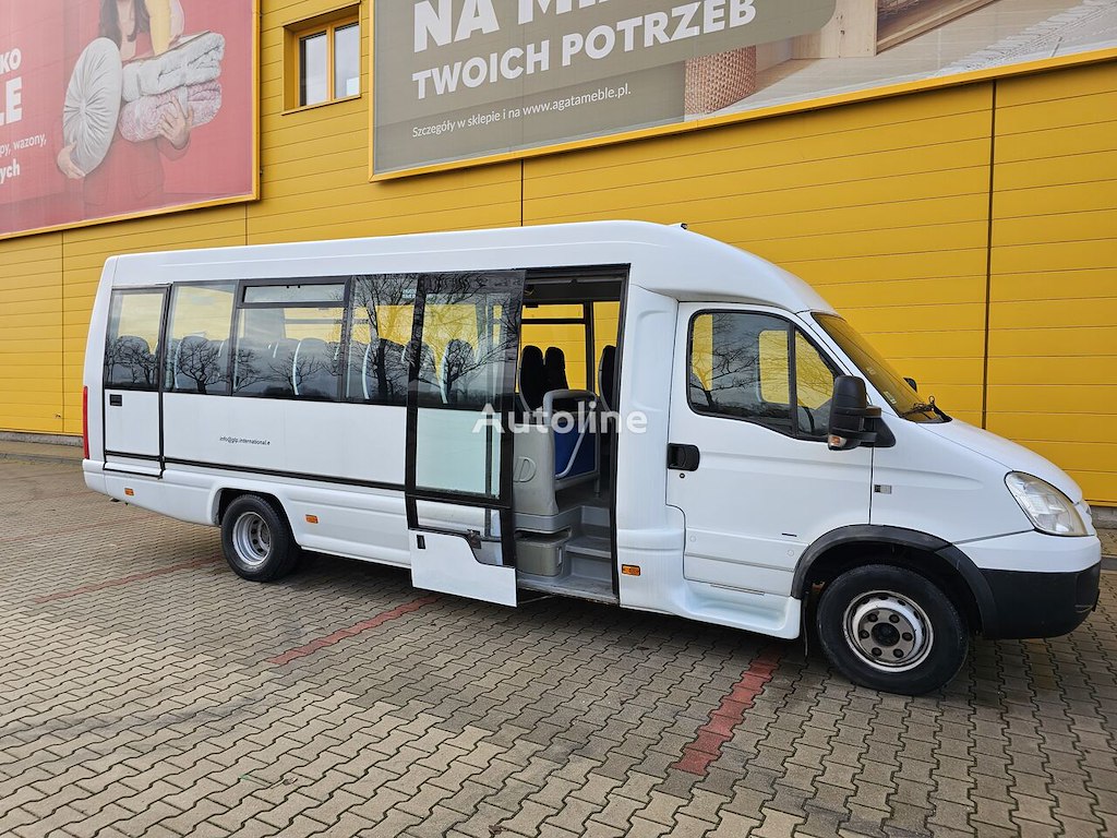 IVECO A65C18 17.900 EURO NETTO wersja Durisotti 28 miejsc + 1 + 1 = 30 putnički minibus