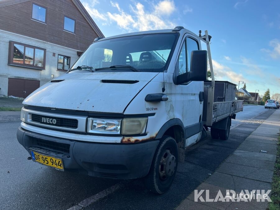 Prodaje se IVECO 35C 17 hpt kamion s ravnom platformom < 3.5t na aukciji