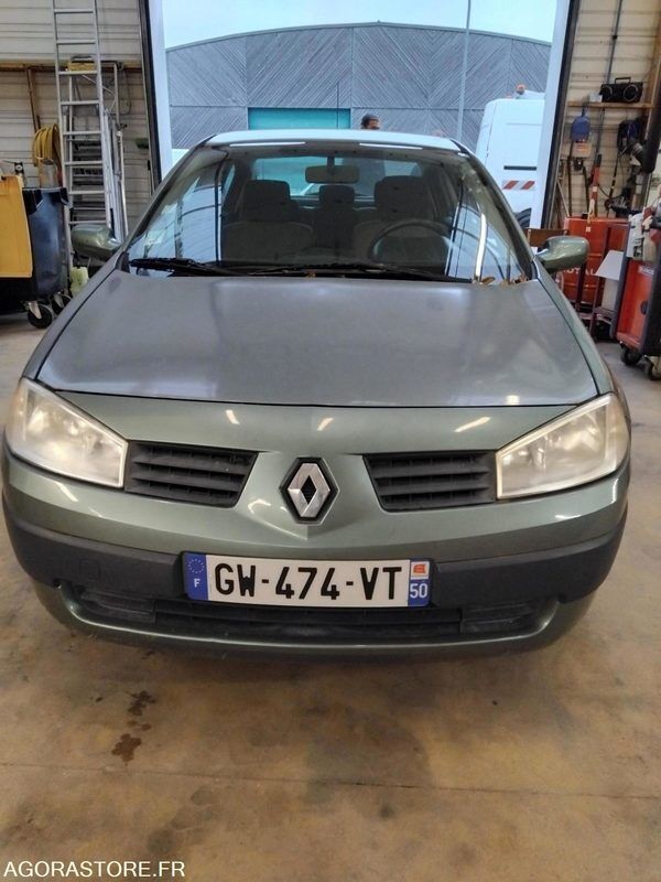 Prodaje se Renault MEGANE sedan na aukciji