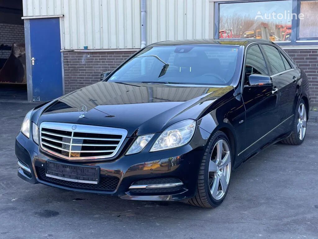 Mercedes-Benz E-klasse E350 CDI Avantgarde Full Options distronic Keyless Go A sedan