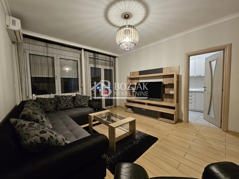 Oglas ID 2200, SREDNJE-BANATSKI OKRUG, Zrenjanin, Centar