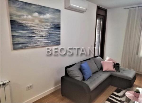 Jurija Gagarina, Dvosoban stan za izdavanje, 59m2, 900€