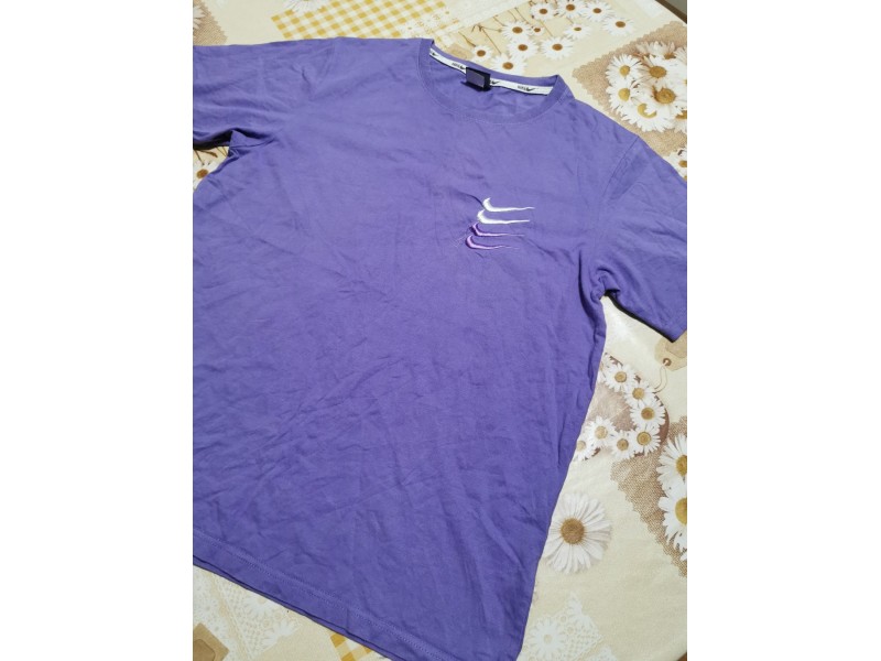 49. NIKE IZVANREDNA PAMUCNA MAJICA vel XL