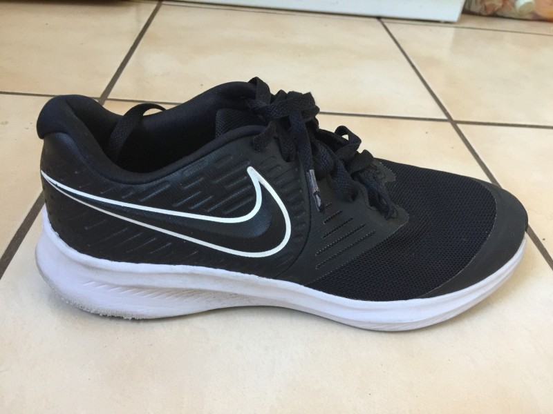 NIKE ženske patike 39 ORIGINAL par puta obuvene