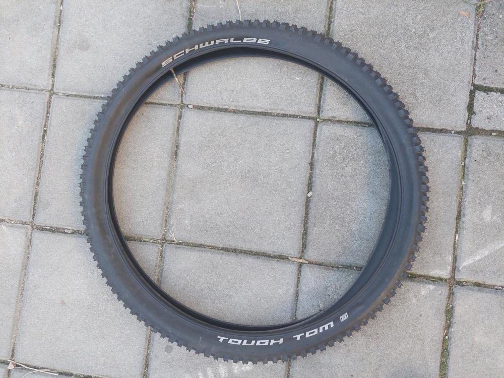 Schwalbe Tom Tough 27.5x2.35 i unutrašnja