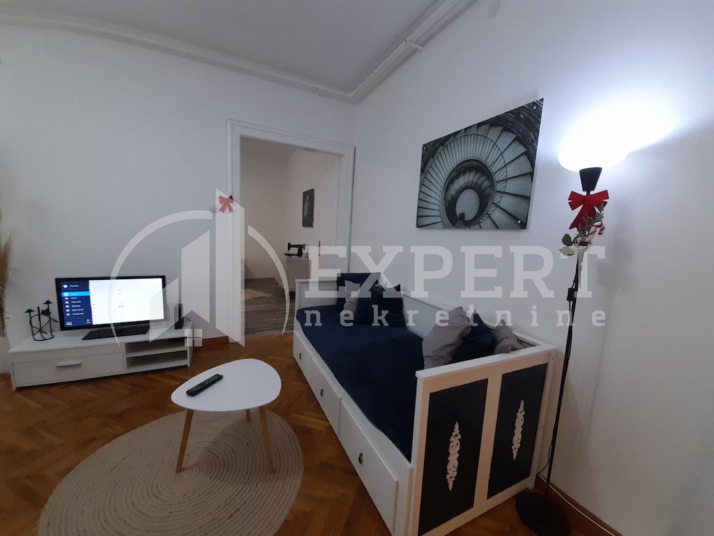 Jednosoban stan, 50 m2, Centar, Strahinjića Bana ID: i-013079