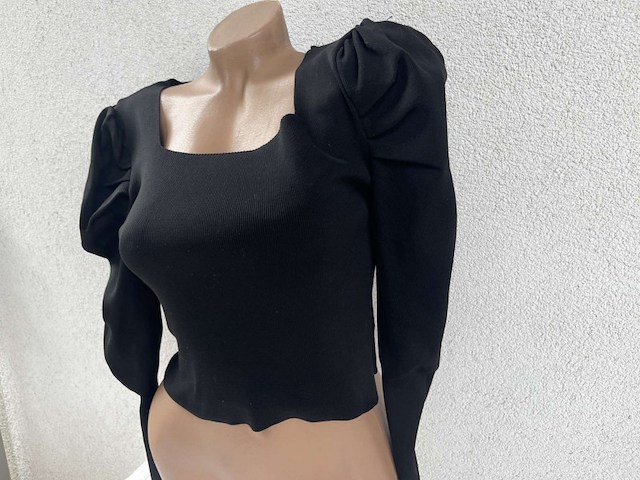 AKCIJA crni crop/top dzemperic S