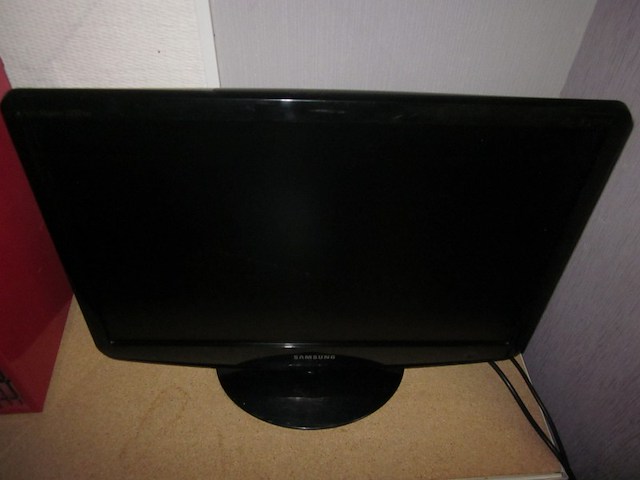 MN39.SAMSUNG 2232Bw ispravan monitor 22inca