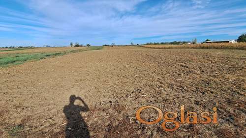 VLASNIK Plac u građevinskoj zoni u Kovilju 1410m broj parcele 1929