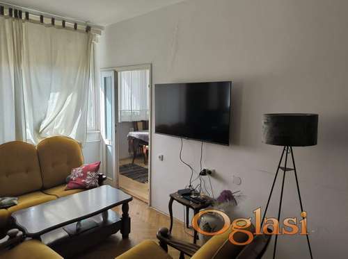 Prostran i Svetao Dvosoban Stan kod Beogradskog Keja / Bright and Spacious One-Bedroom Apartment near Danube and the City Center