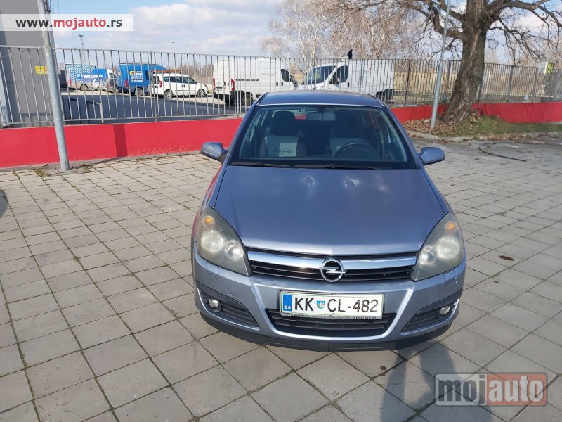 Opel Astra stranac