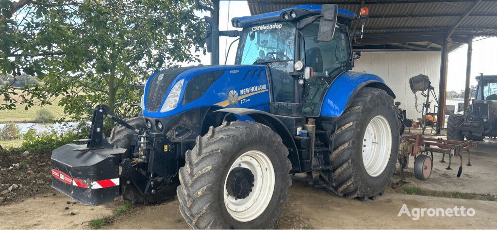 New Holland T7.245 AC traktor točkaš