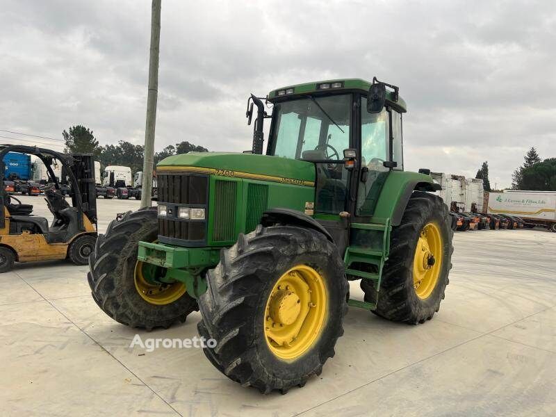 John Deere 7700 traktor točkaš