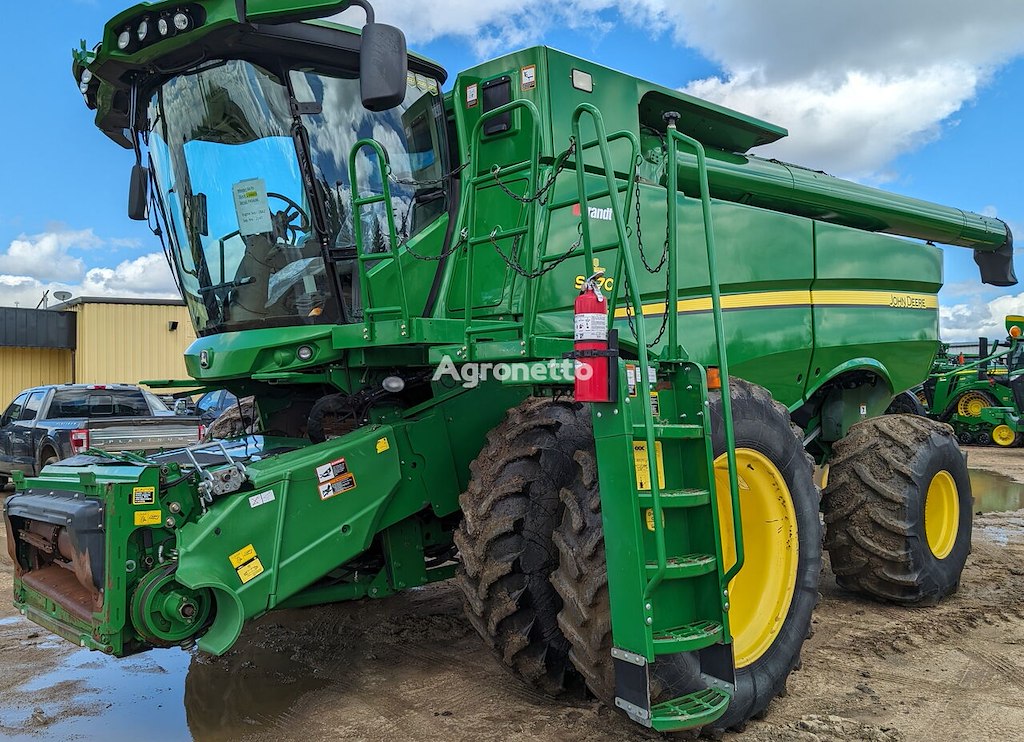 John Deere S 670 v Lizynh kombajn za žito