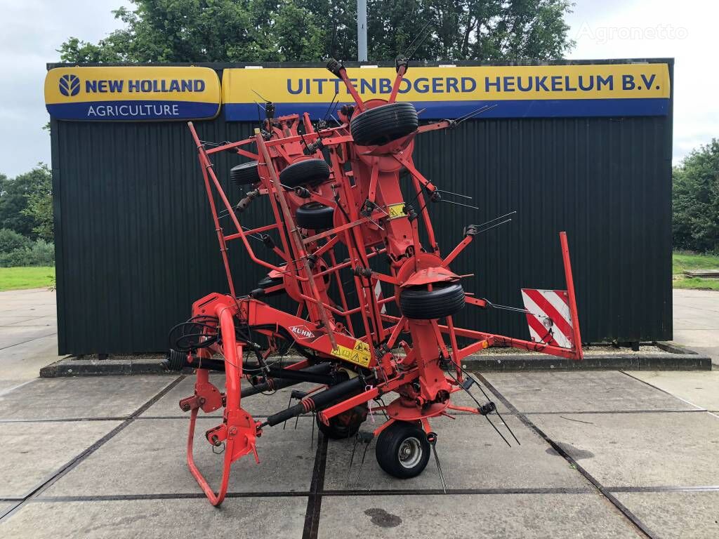 Kuhn GF 8702 prevrtač sena