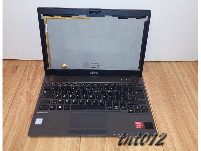 == FUJITSU U938 / Intel i5 - 8250U / 4Gb ==