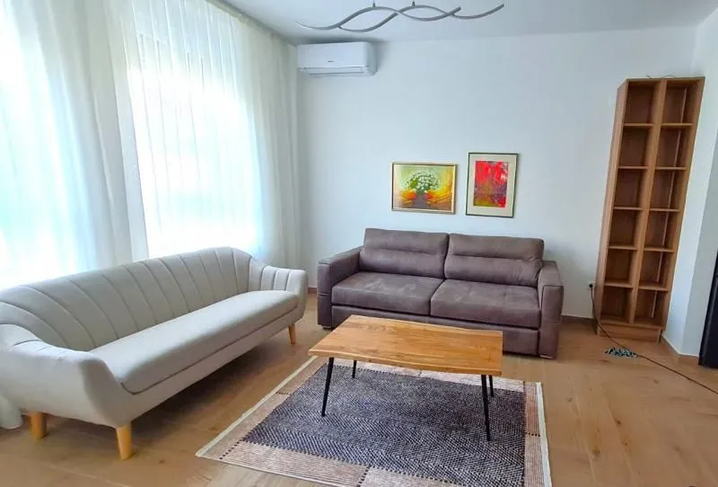 Izdavanje, dvosoban stan, 44m2, Zemun, Beograd