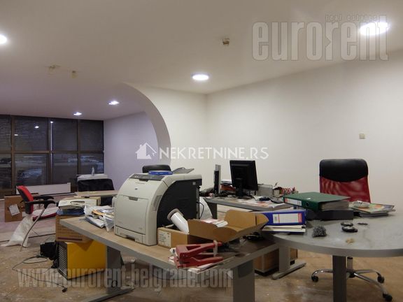 #44555, Izdavanje, Lokal, BLOK 24, 1100 EUR