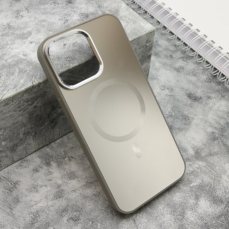 Zastitna maska (futrola) COLOR METAL MagSafe - iPhone 15 Pro Max (6.7) srebrna (MS)