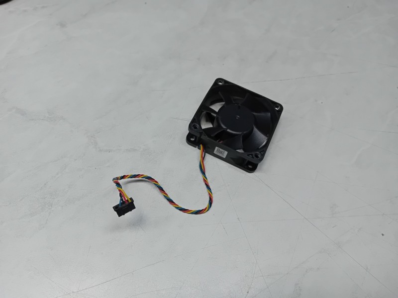 ventilator 6cm ispravan pin5 sitniji