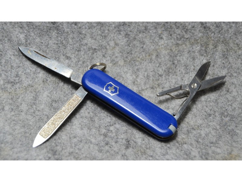 Nož Victorinox SD Classic vrlo dobar