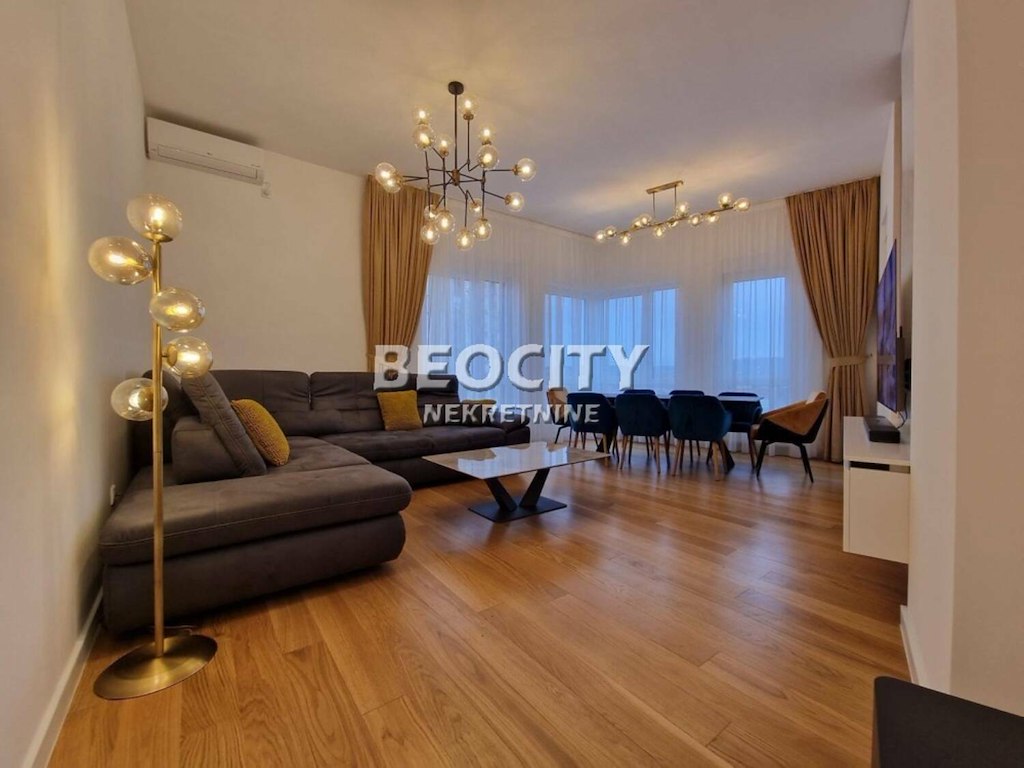 Novi Sad, Cara Dušana, , 4.0, 107m2, 375000EUR