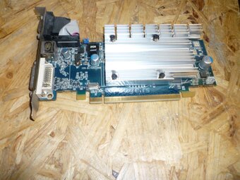 G22.Ati Radeon HD3450 graficka karta PCI-E