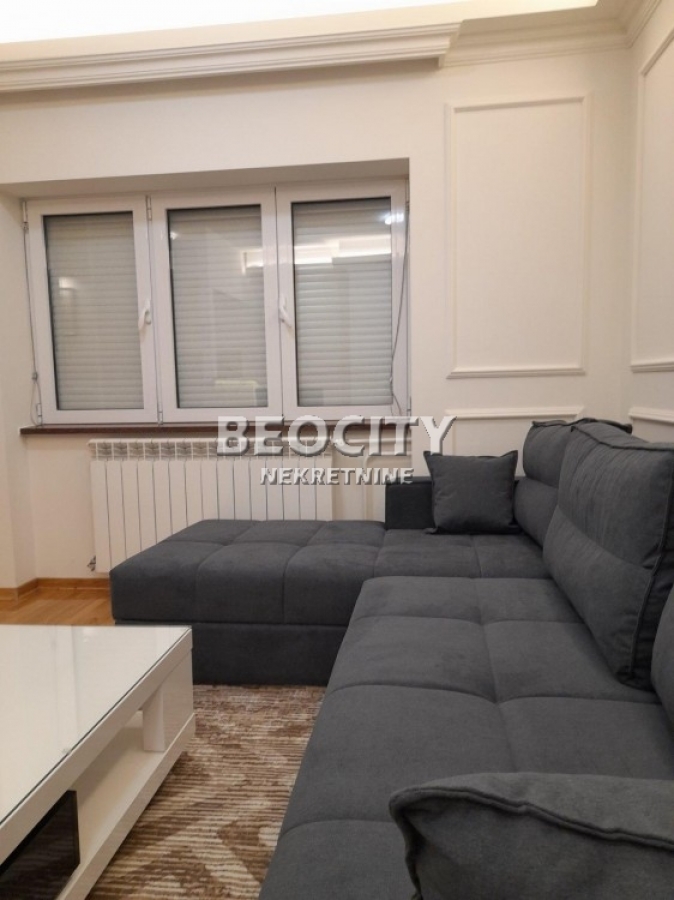 Vračar, Hram Svetog Save, , 1. 0, 33m2, 500EUR