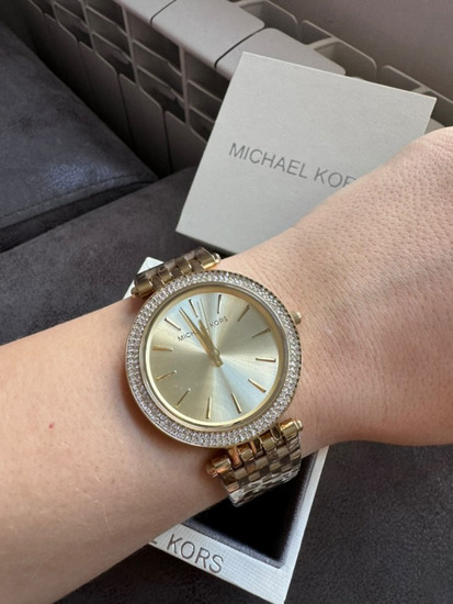 Nov Michael Kors sat