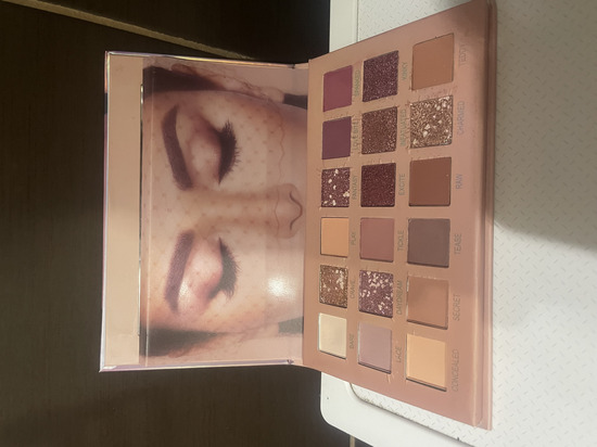 Huda beauty paleta