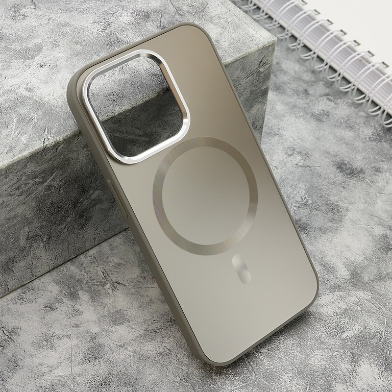 Futrola COLOR METAL MagSafe za iPhone 15 Pro (6.1) srebrna (MS)