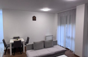 Prodajem Stan-Apartman, Bulevar Oslobođenja