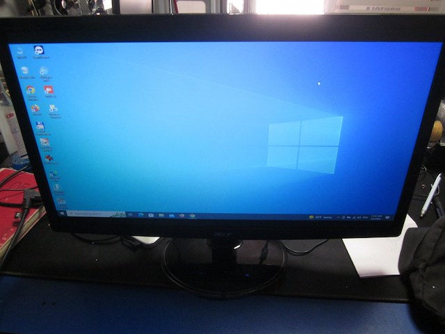 MON108.ACER S242HL odlican FullHD monitor 24inca